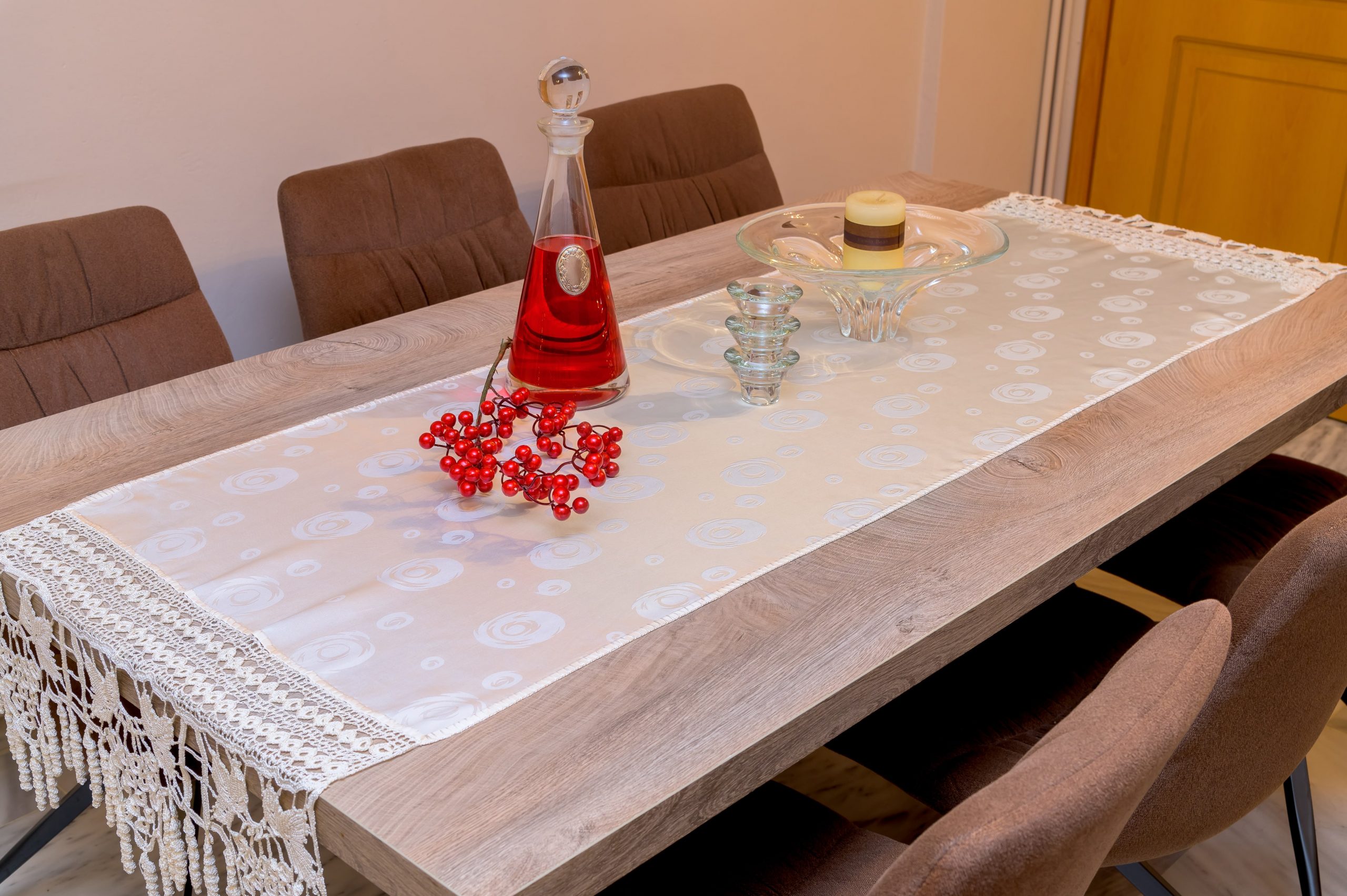Satin silk detailed table runner - Ancientgreekscarves.com