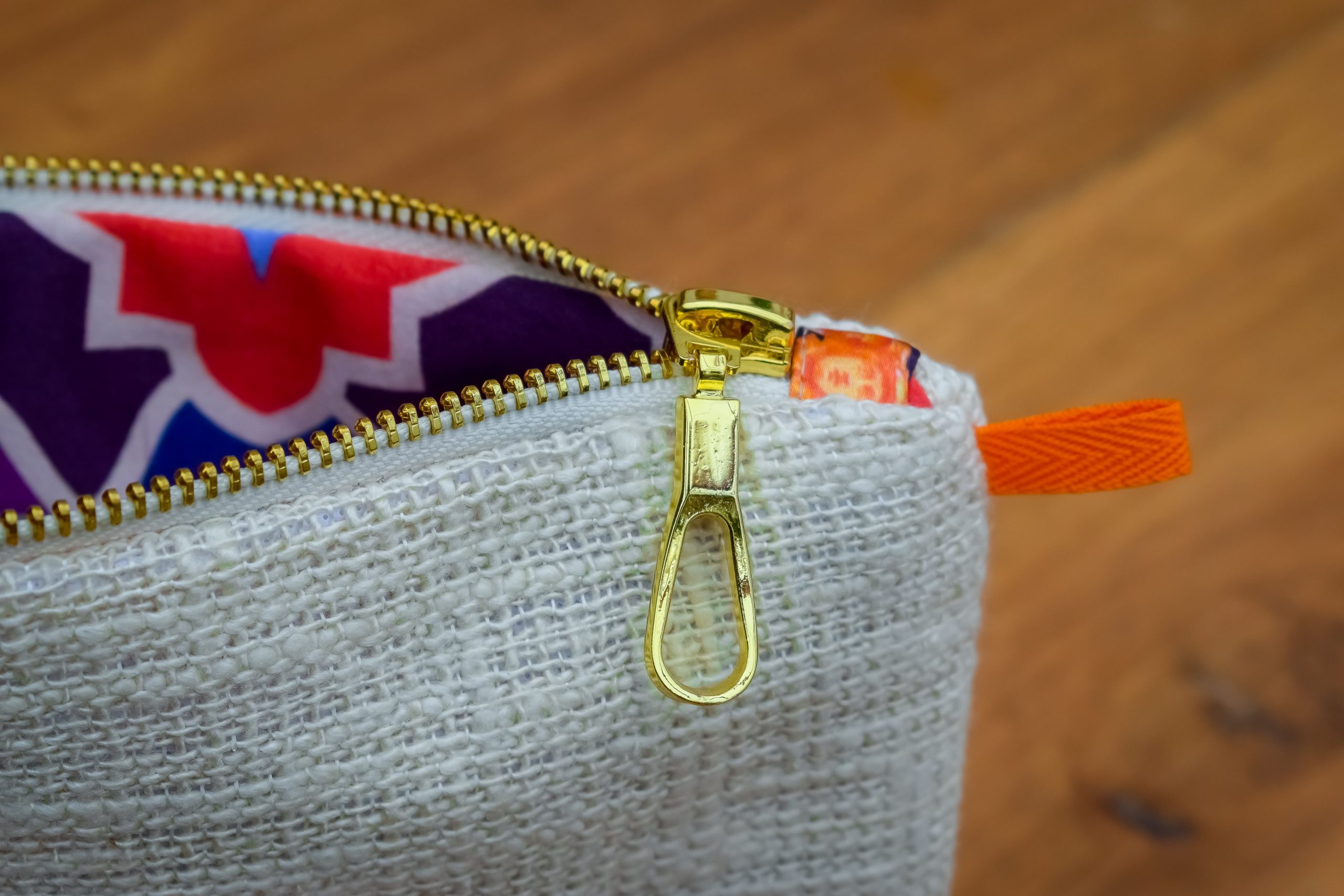 Handmade neutral toned silk pouch - Ancientgreekscarves.com